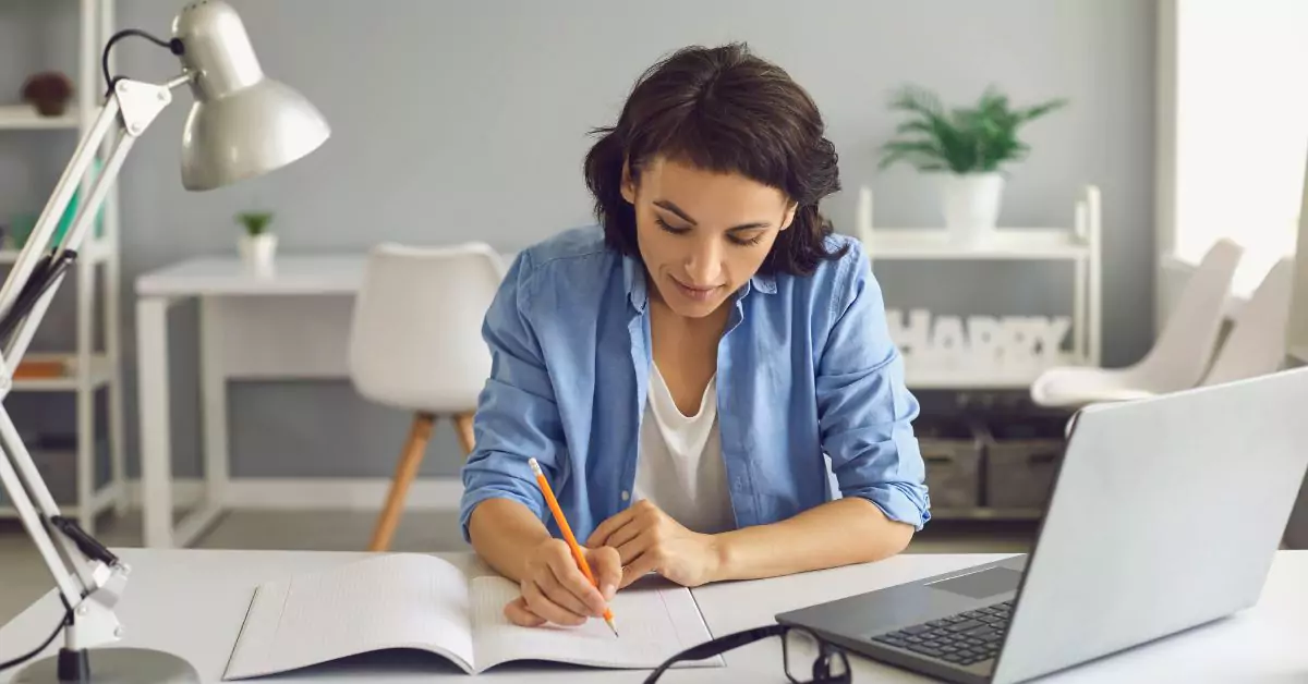 The Role of 1-to-1 Tutoring in Mastering Essay Writing - Geeks Around Globe