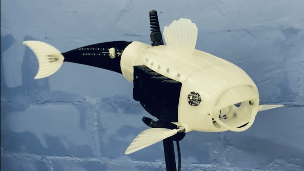 Meet Gillbert: The Robot Fish Eating Ocean Plastic - Geeks Around Globe